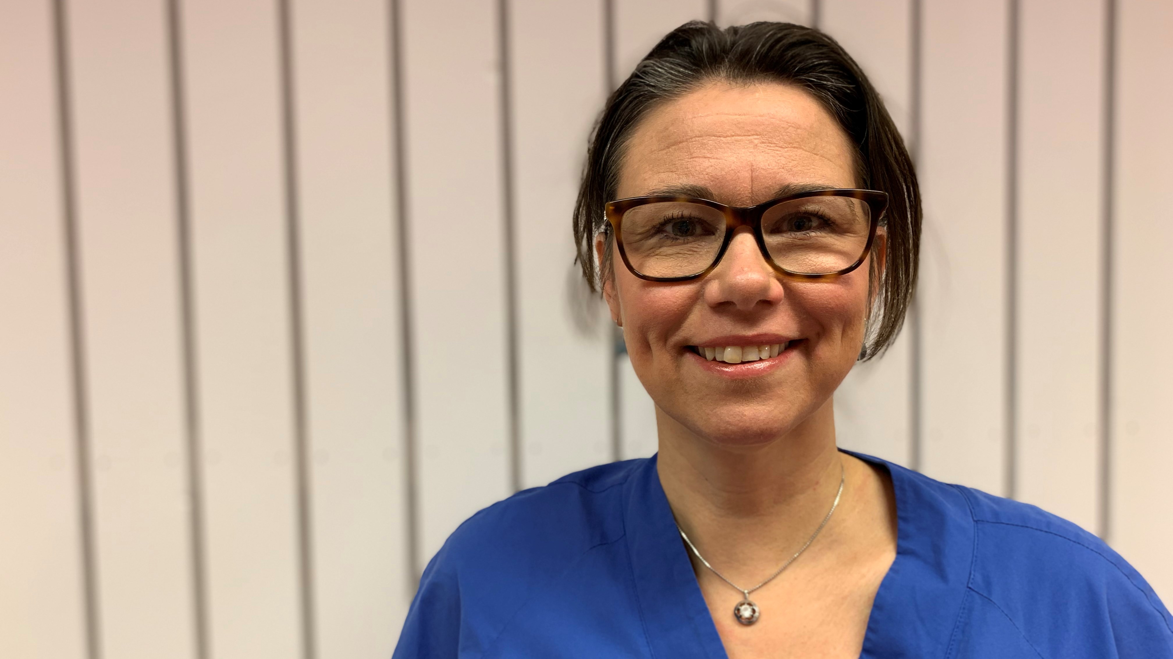 Hon är en av Sveriges få specialister i fysioterapi - NU-sjukvården